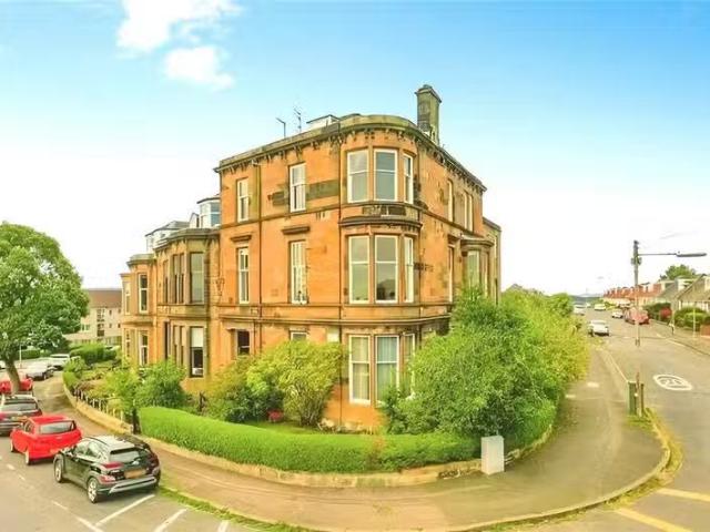4 bedroom Flat to rent, Invergyle Drive, Glasgow, G52 £1,800.