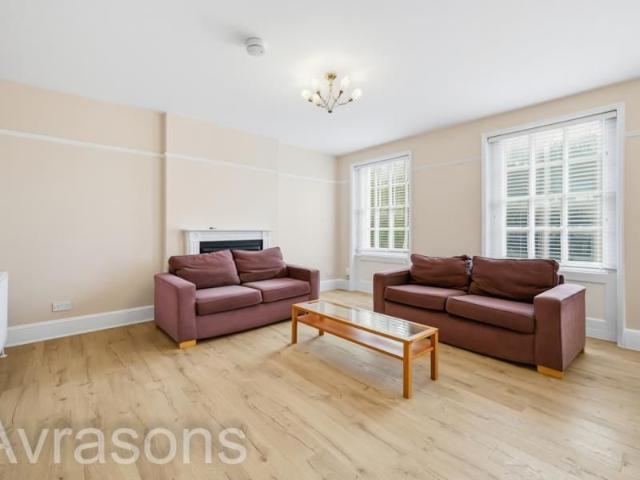 4 bedroom flat to rent