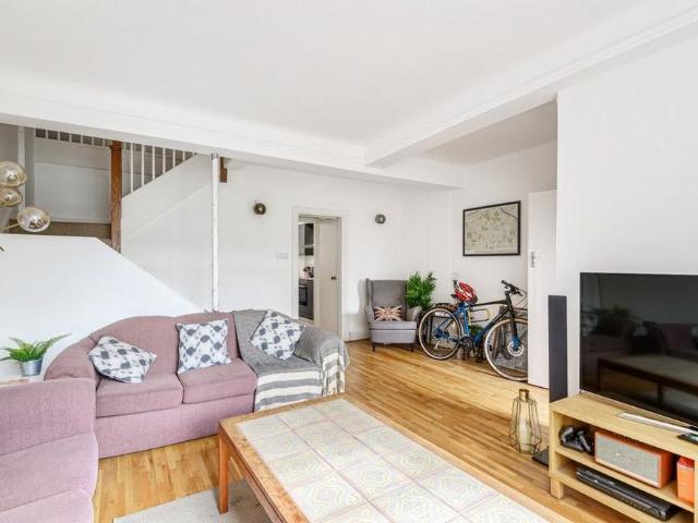 4 bedroom flat to rent