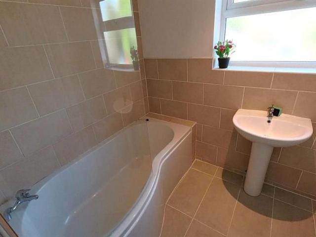 4 bedroom flat to rent
