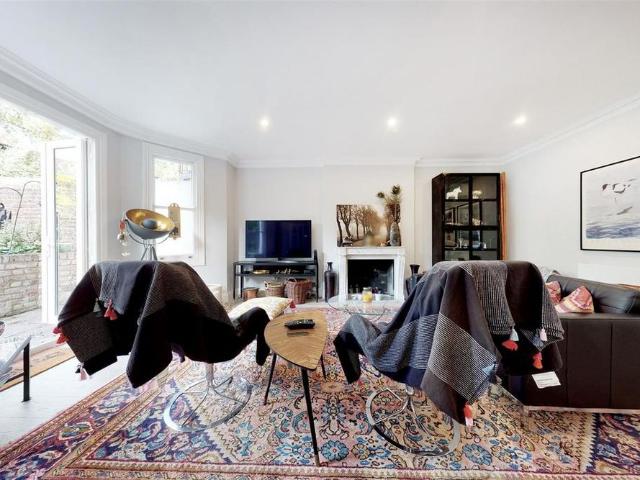 4 bedroom flat to rent