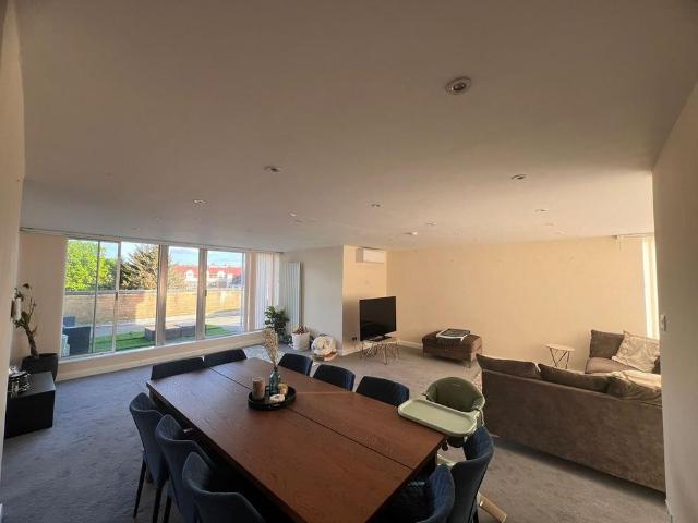 4 bedroom flat to rent
