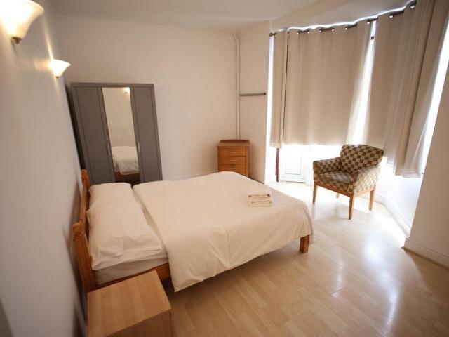 4 bedroom flat to rent