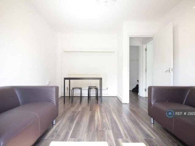 4 bedroom flat to rent