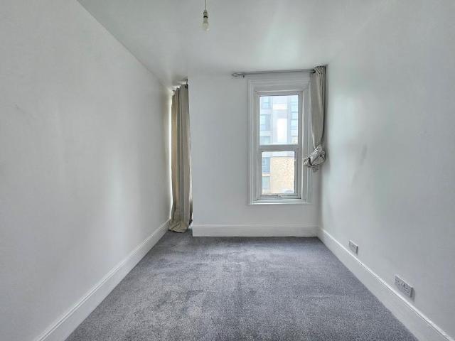 4 bedroom flat to rent