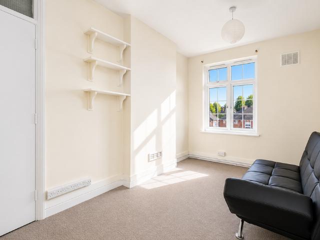 4 bedroom flat to rent