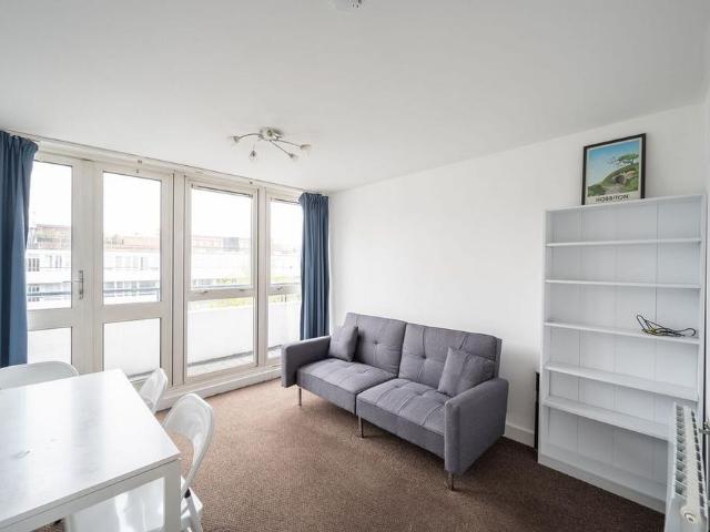 4 bedroom flat to rent