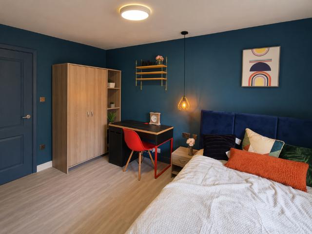4 bedroom flat to rent