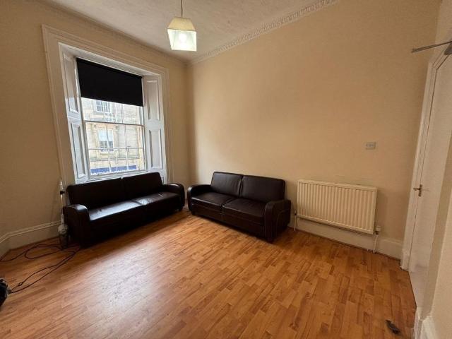 4 bedroom flat to rent
