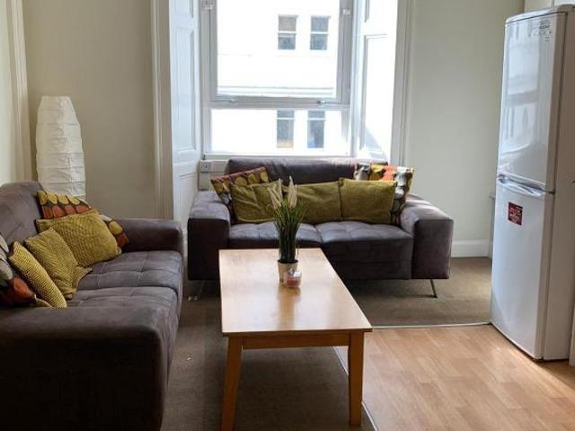 4 bedroom flat to rent