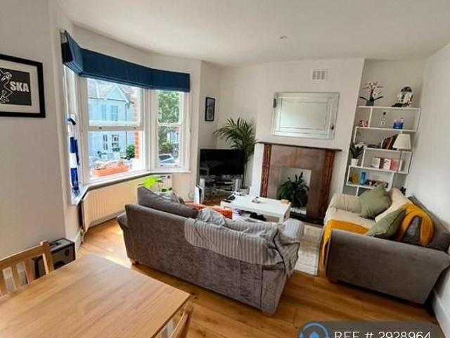 4 bedroom flat to rent