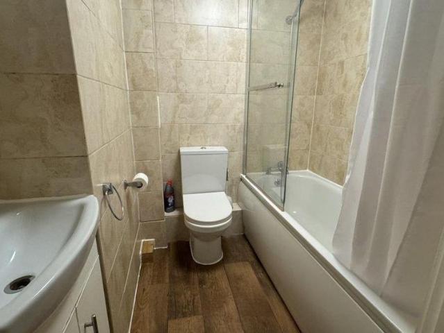 4 bedroom flat to rent
