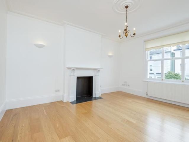 4 bedroom flat to rent