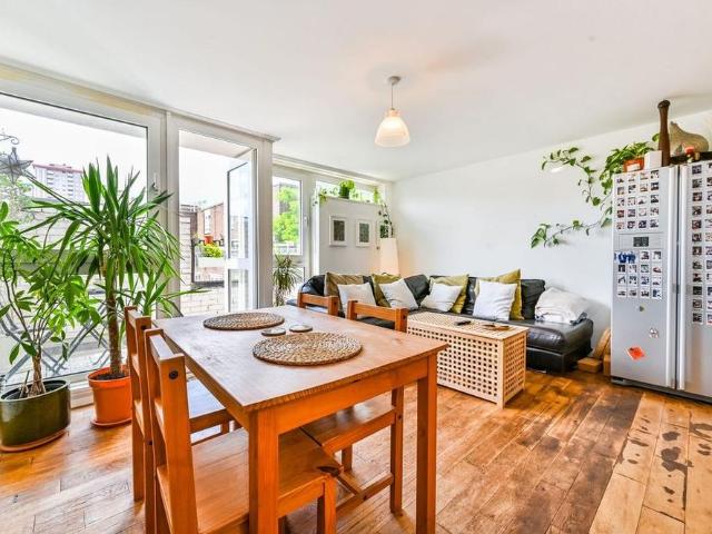 4 bedroom flat to rent
