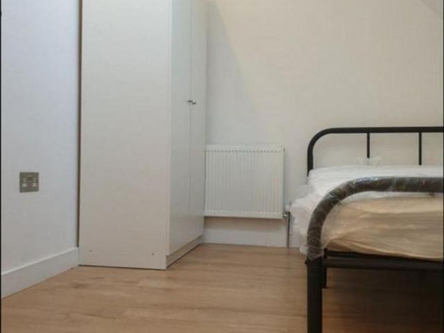 4 bedroom flat to rent
