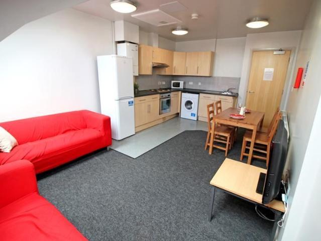 4 bedroom flat to rent