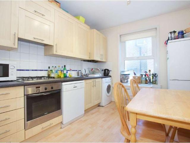 4 bedroom flat to rent
