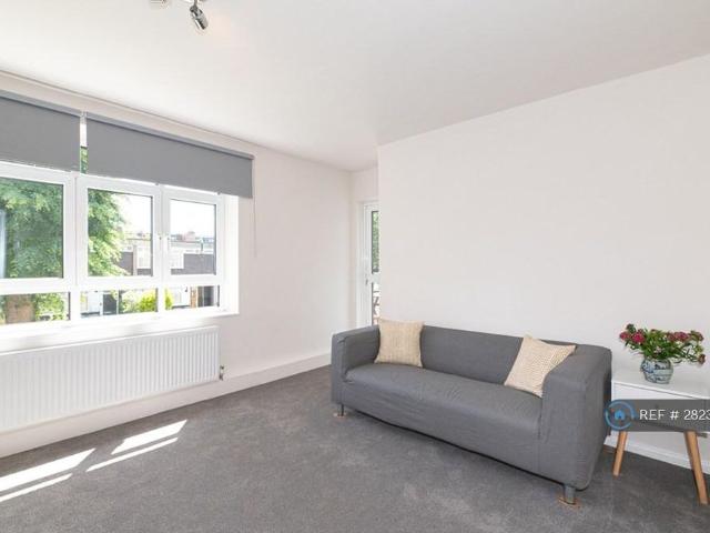 4 bedroom flat to rent