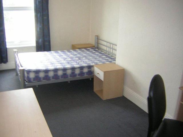 4 bedroom flat to rent