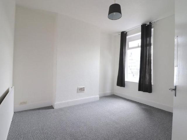 4 bedroom flat to rent