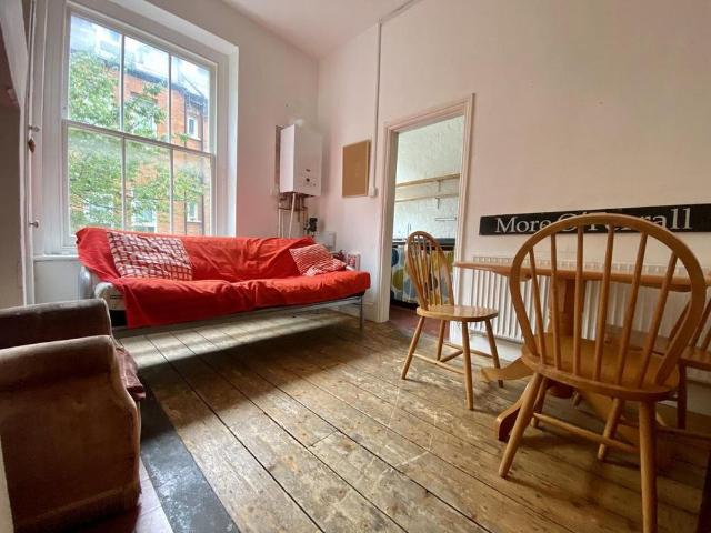 4 bedroom flat to rent