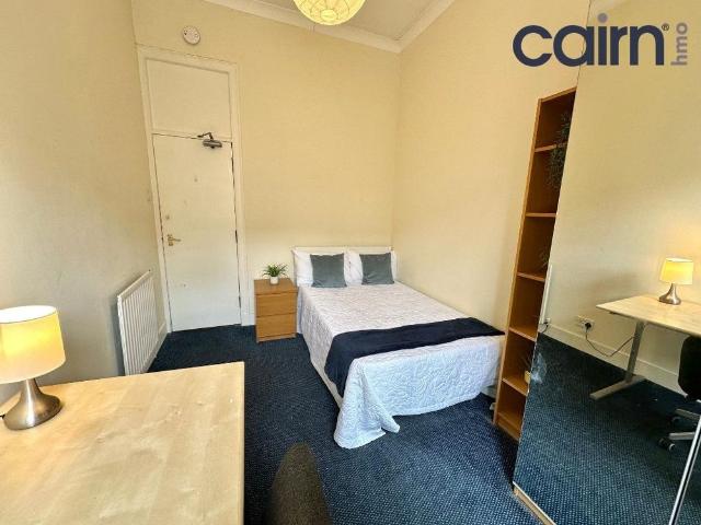 4 bedroom flat to rent