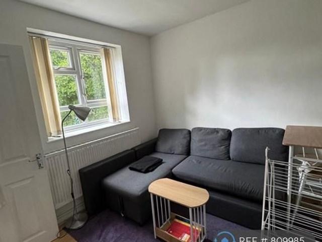 4 bedroom flat to rent