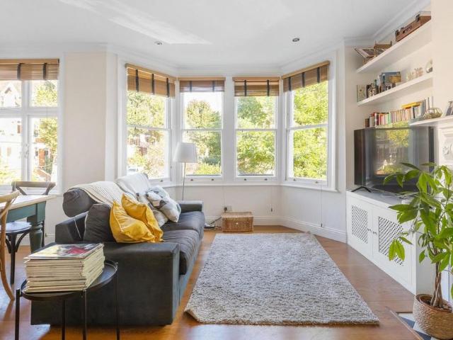 4 bedroom flat to rent