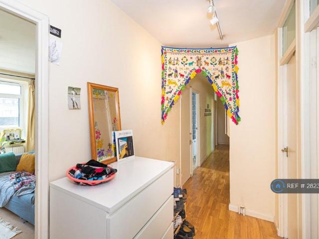 4 bedroom flat to rent