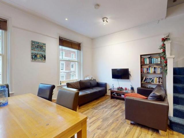 4 bedroom flat to rent
