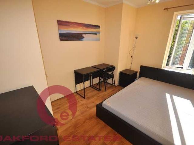 4 bedroom flat to rent