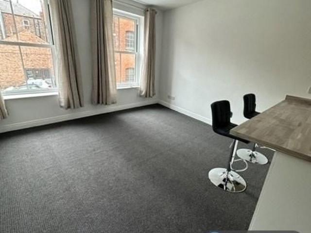4 bedroom flat to rent