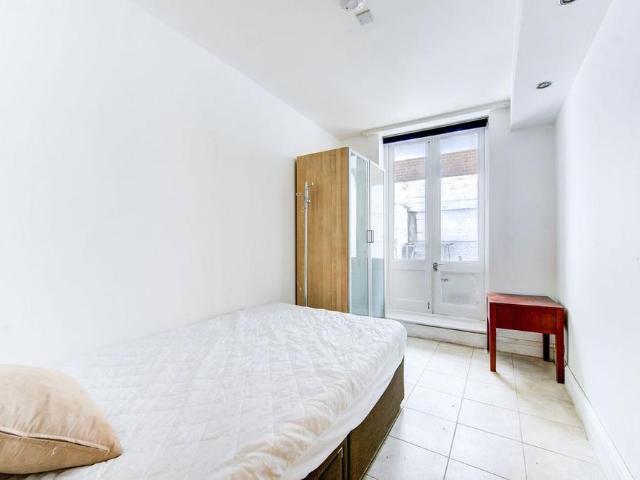 4 bedroom flat to rent