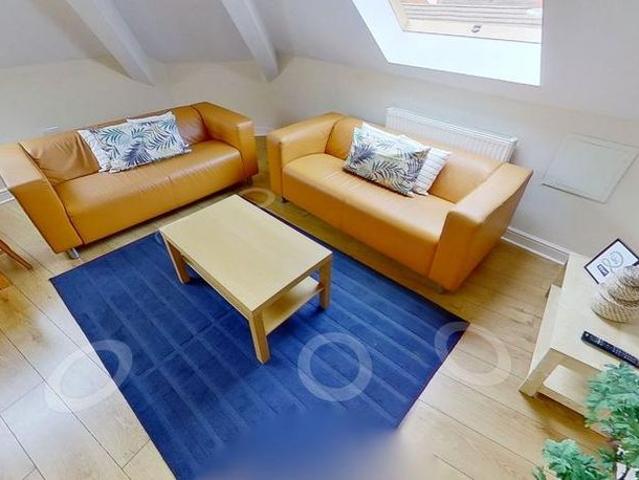 4 bedroom flat to rent