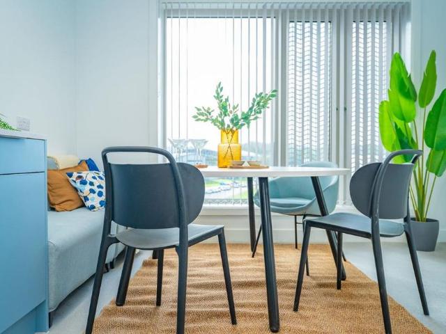 4 bedroom flat to rent