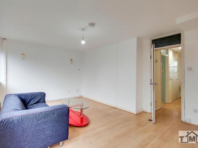 4 bedroom flat to rent
