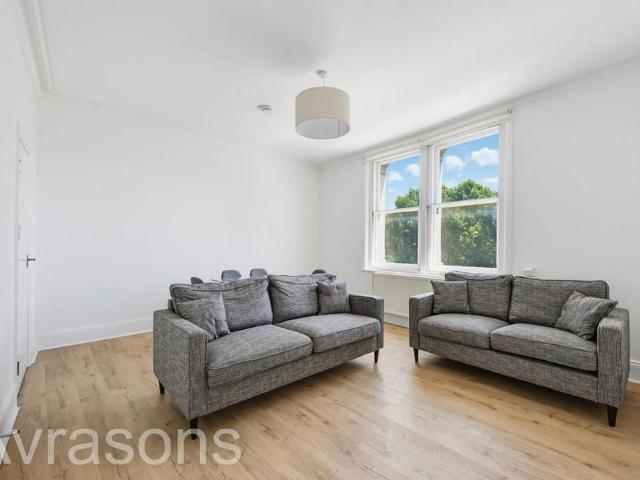 4 bedroom flat to rent