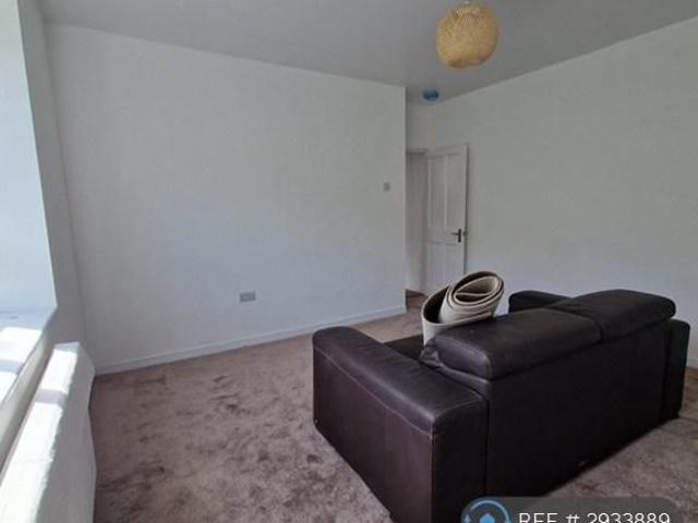 4 bedroom flat to rent