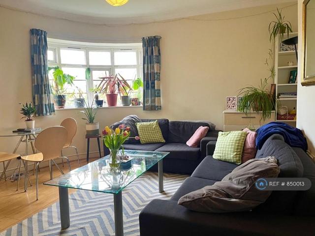 4 bedroom flat to rent