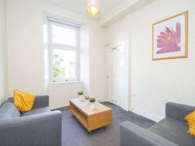 4 bedroom flat to rent