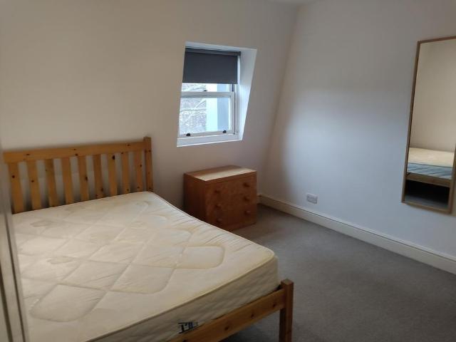 4 bedroom flat to rent
