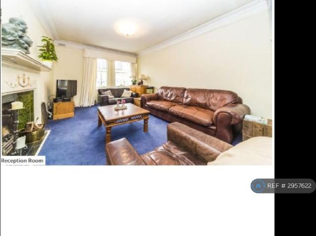 4 bedroom flat to rent