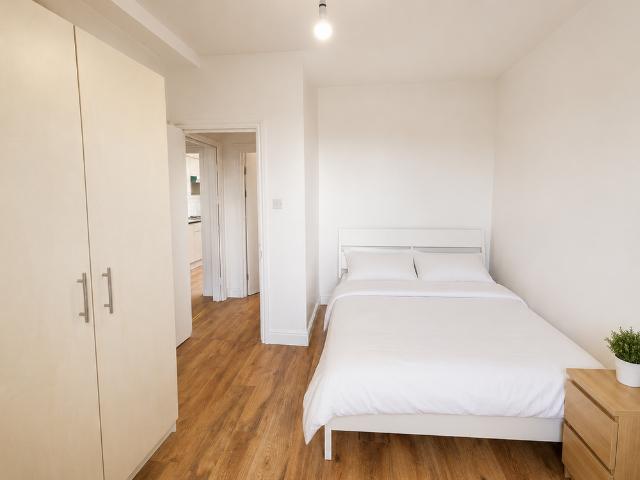 4 bedroom flat to rent