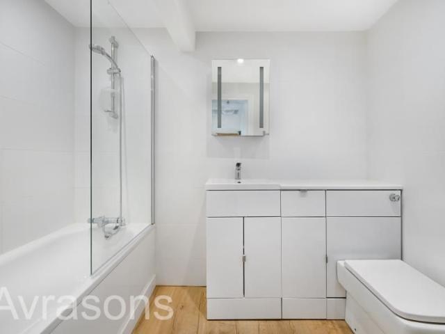 4 bedroom flat to rent
