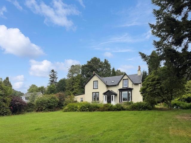 4 bedroom flat to rent