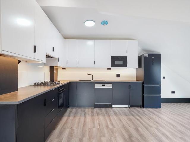 4 bedroom flat to rent