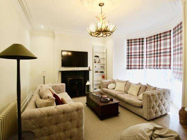 4 bedroom flat to rent
