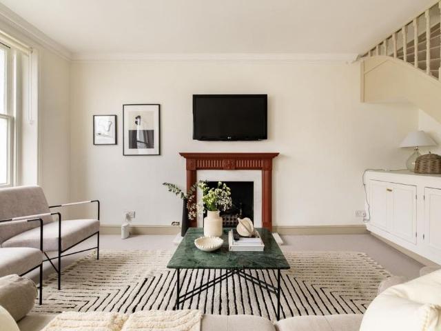 4 bedroom flat to rent