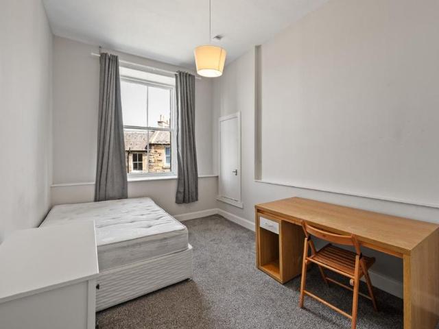 4 bedroom flat to rent