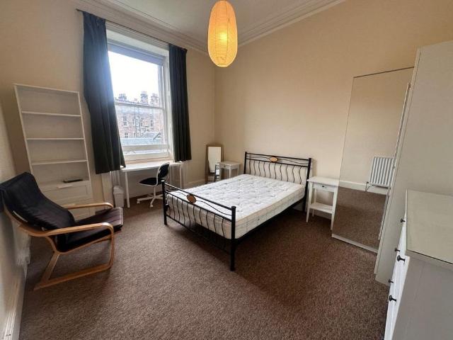 4 bedroom flat to rent